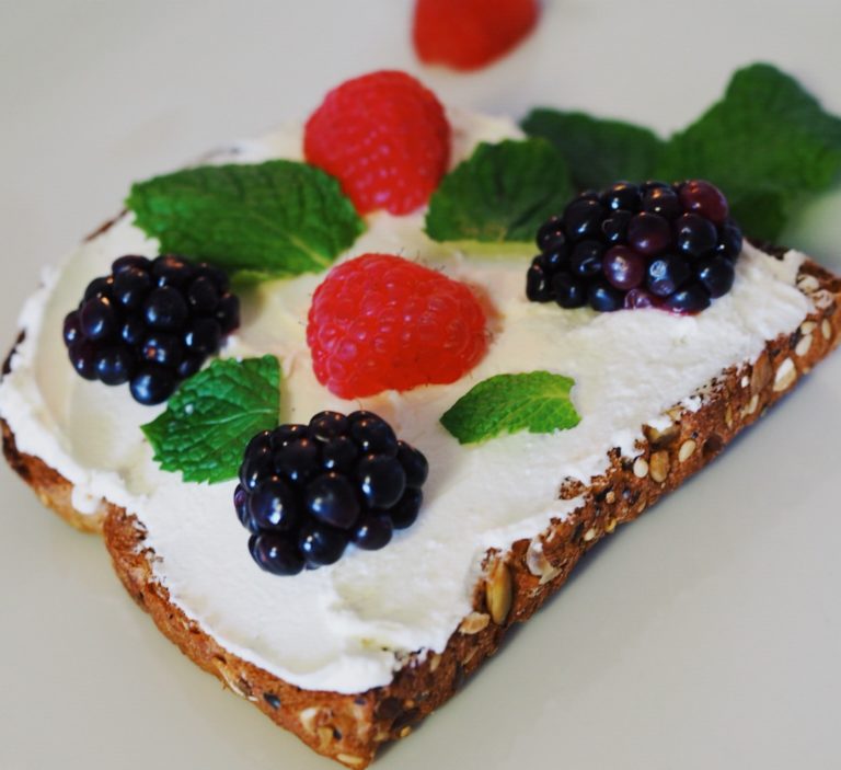 5 Easy Ideas for Healthy Breakfast Toast